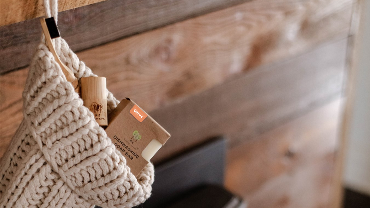 Sustainable Stocking Stuffers: Eco-Friendly Gift Ideas Under $20 – me.motherearth
