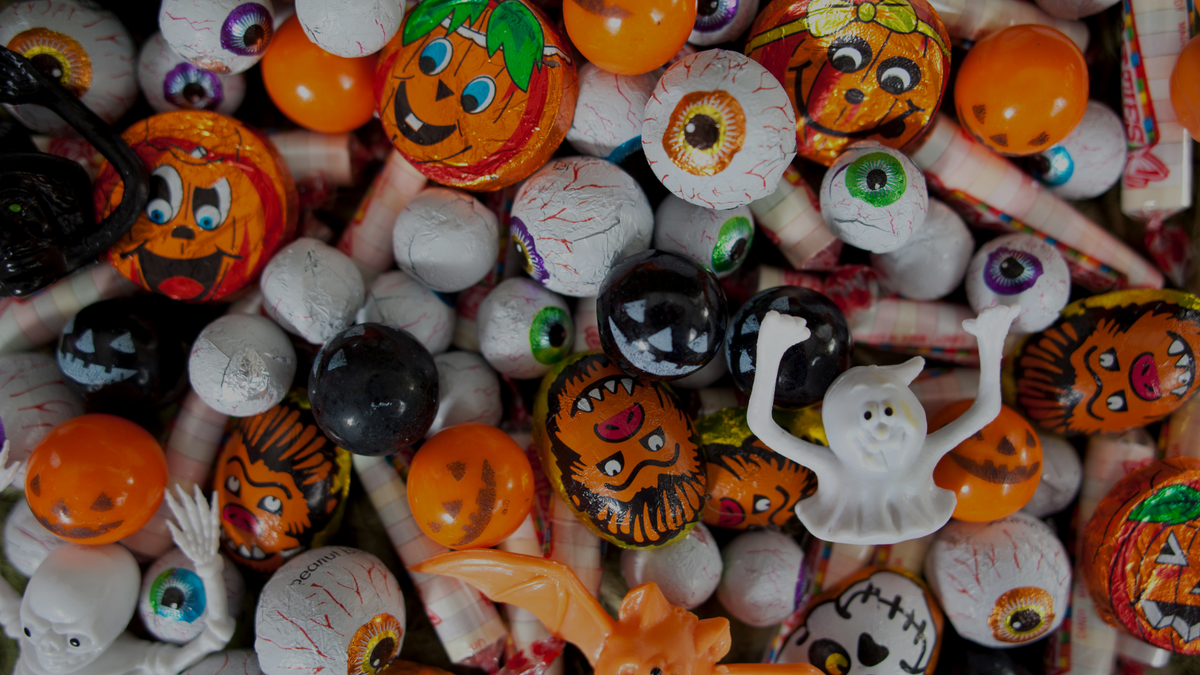 The Environmental Impact of Halloween Candy – me.motherearth